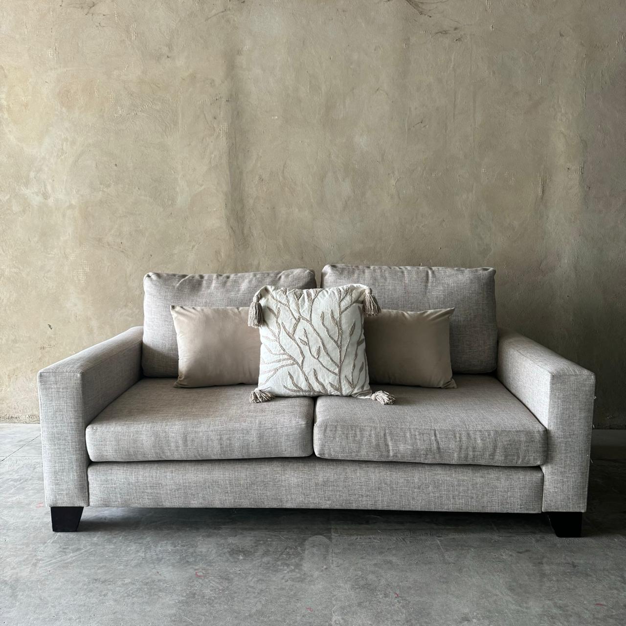 MODERN CUSTOM COUCH – reHOME